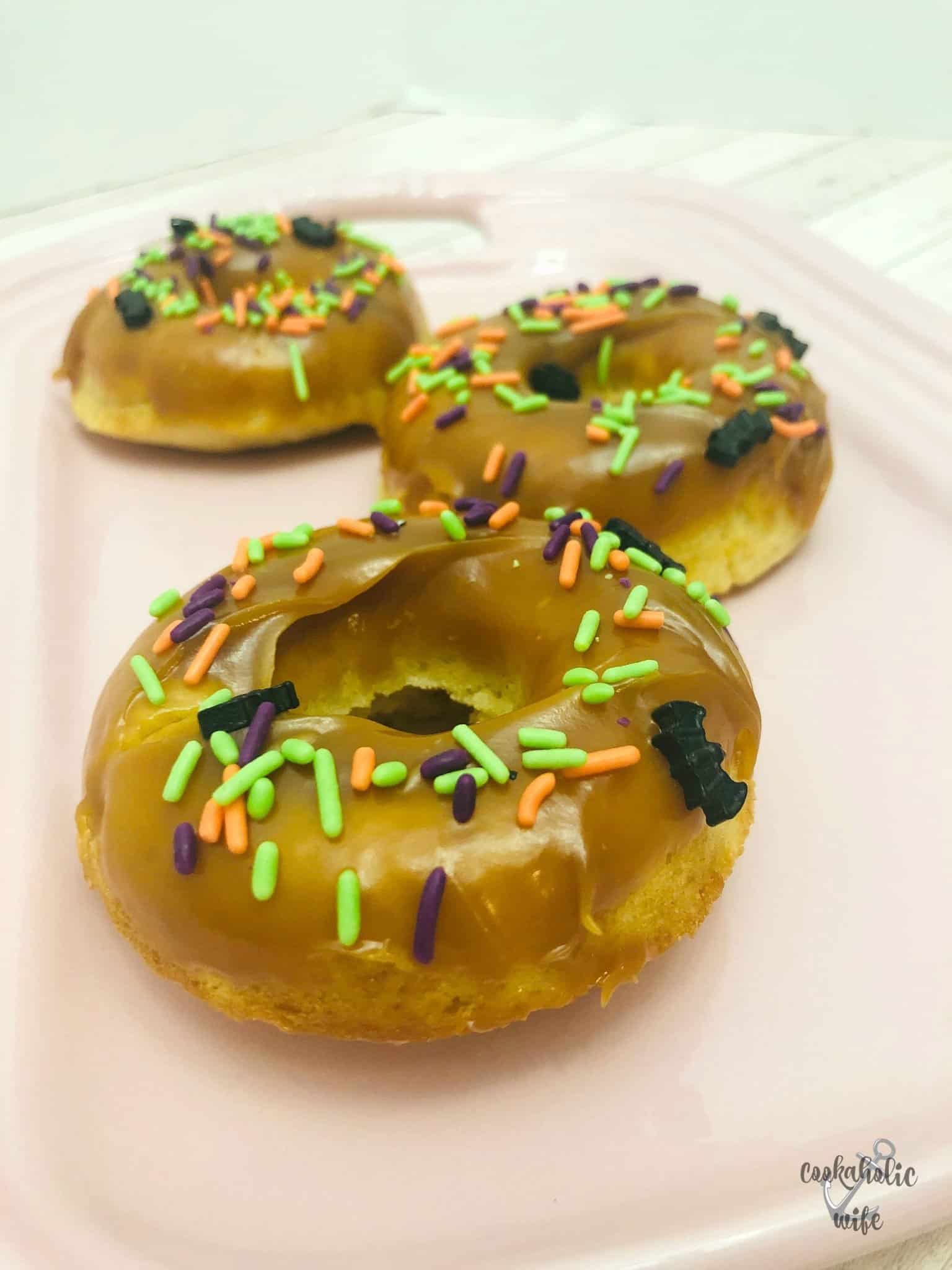 Caramel Sprinkle Baked Doughnuts - Cookaholic Wife