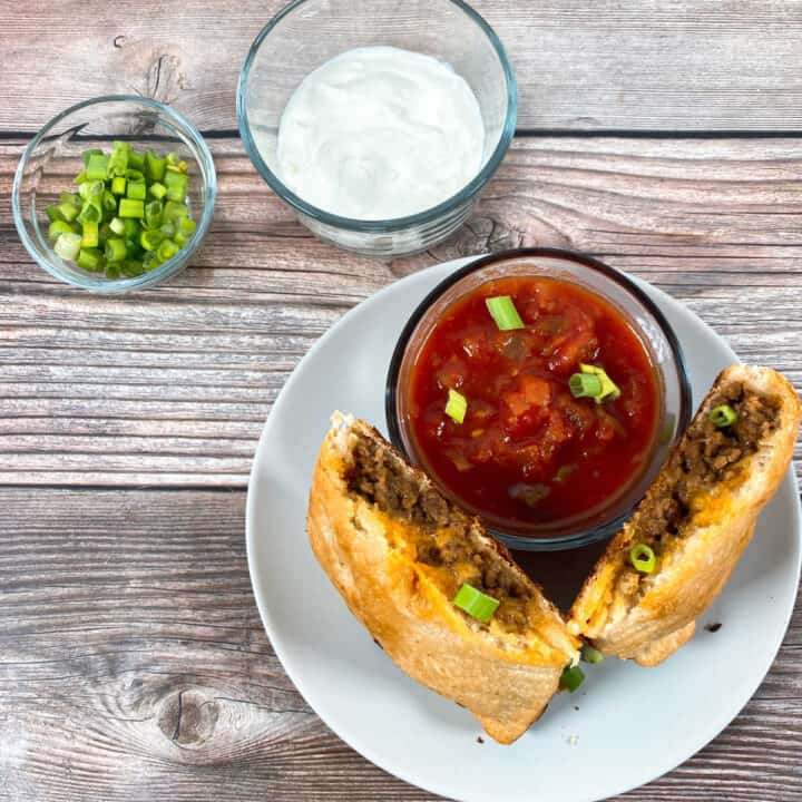 Easy Cheesy Taco Calzones - Cookaholic Wife