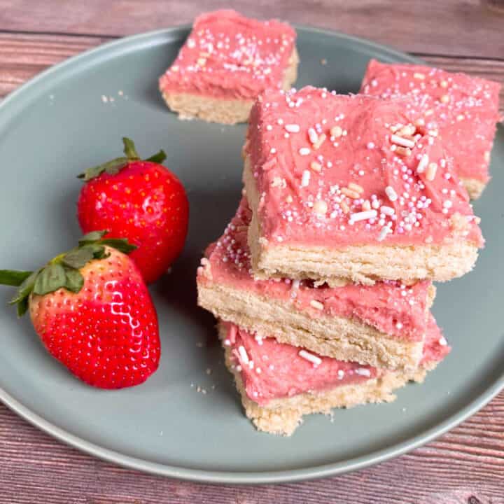 Strawberries & Cream Cookie Bars - Cookaholic Wife