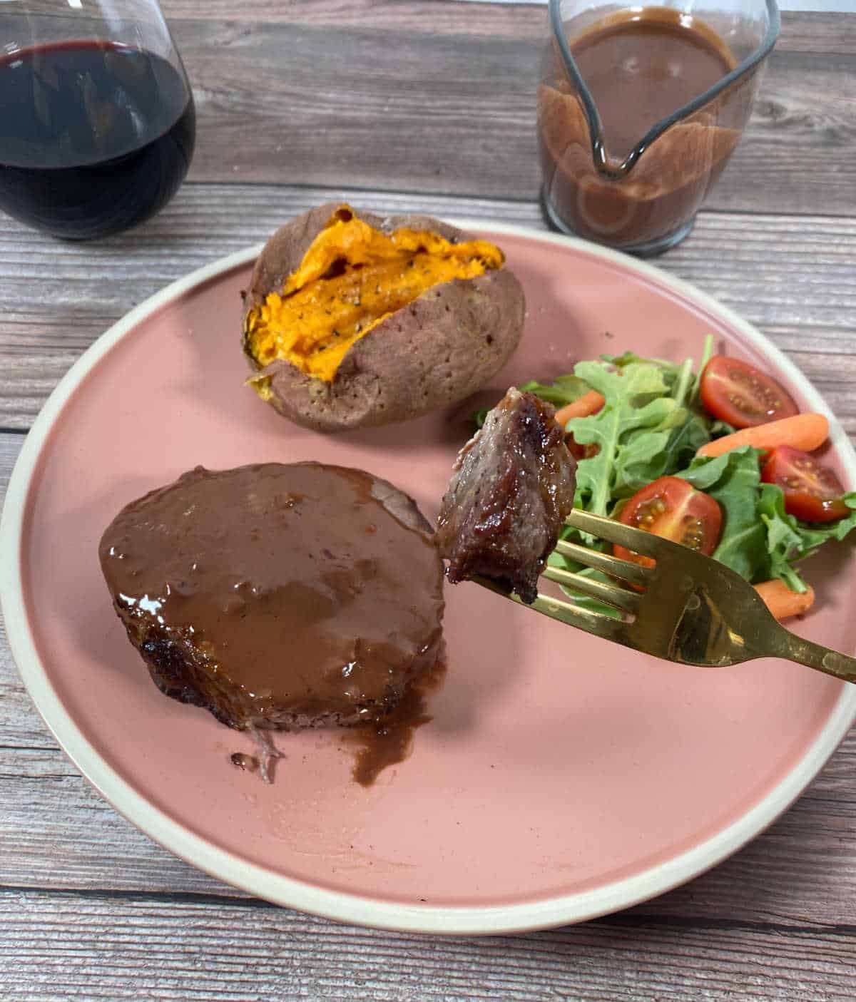 Filet Mignon with Chocolate Sauce - Cookaholic Wife
