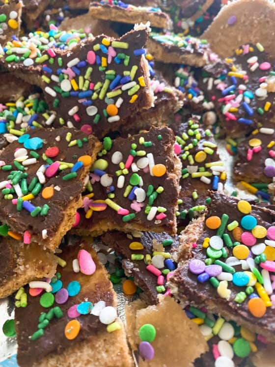 Easter Candy Crack Bars #SpringSweetsWeek - Cookaholic Wife