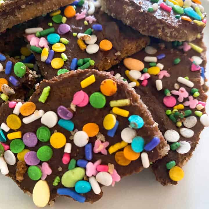 Easter Candy Crack Bars #SpringSweetsWeek - Cookaholic Wife