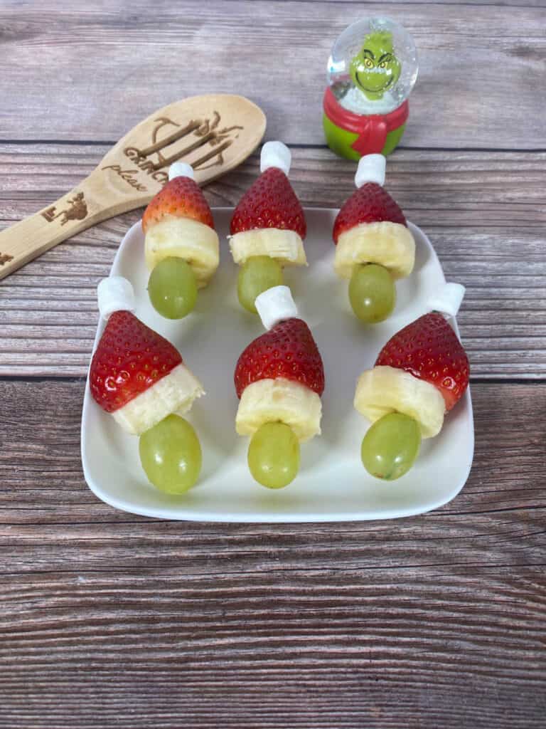 Grinch Santa Fruit Skewers - Cookaholic Wife